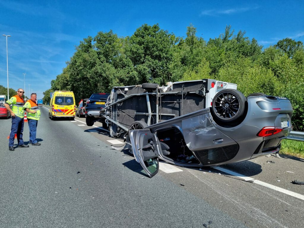 Flinke file en rijstrook dicht na ongeval op A58 - 112Brabant