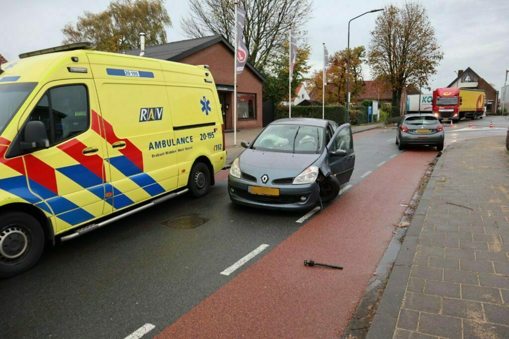 Gewonde bij botsing tussen twee personenauto’s - 112Brabant