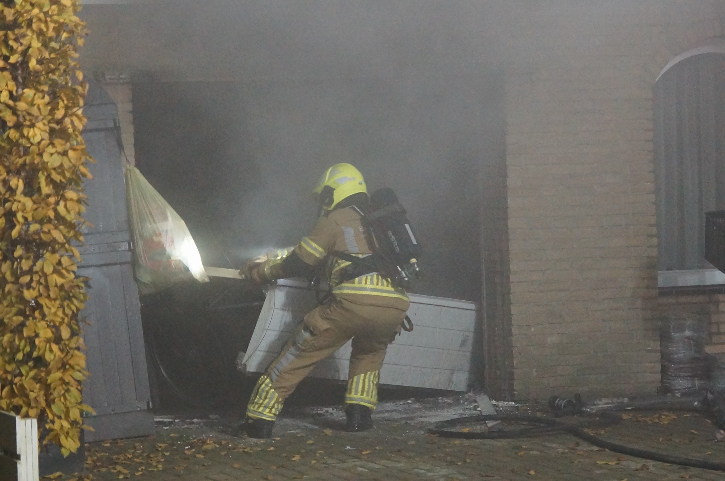 Hond gered bij flinke brand in Waalwijk - 112Brabant