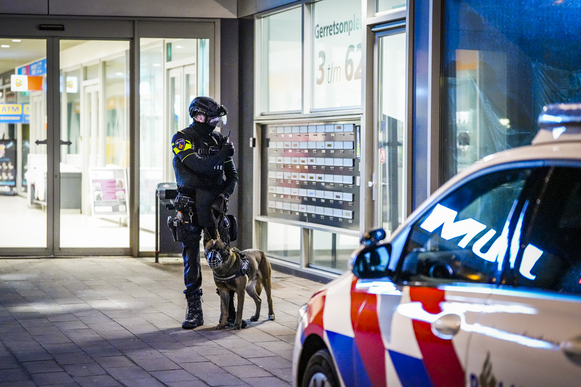 Aanhouding nadat man vanaf balkon schiet op woning - 112 Nederland