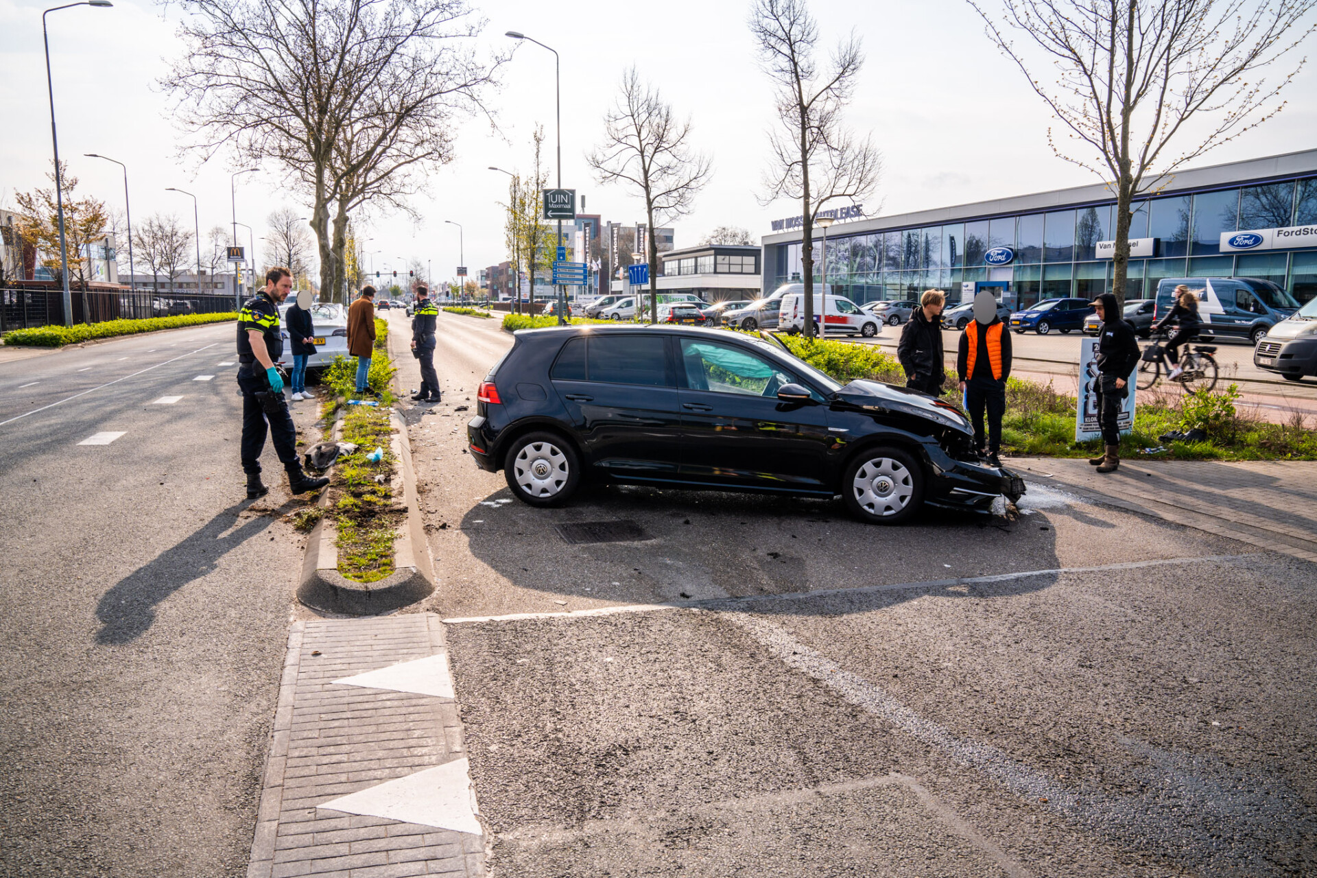 Veel schade bij ongeval tussen twee auto’s - 112Brabant