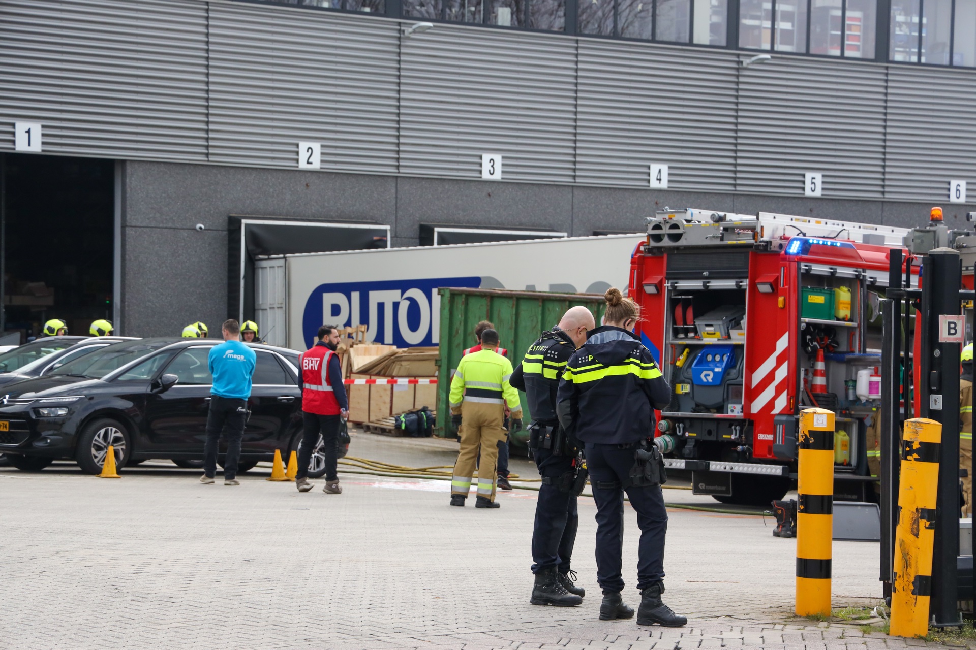 Medewerker gewond na blussen van brand in bedrijfspand - 112Brabant