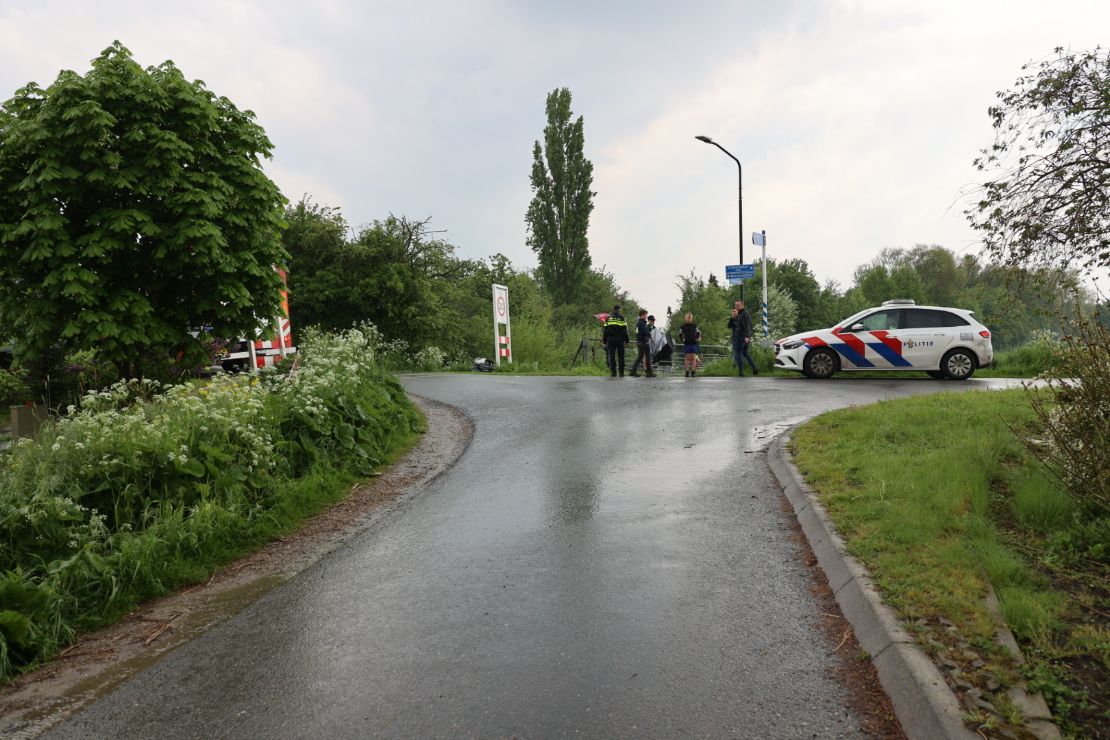 Automobilist zwaargewond na crash in sloot - 112 Nederland