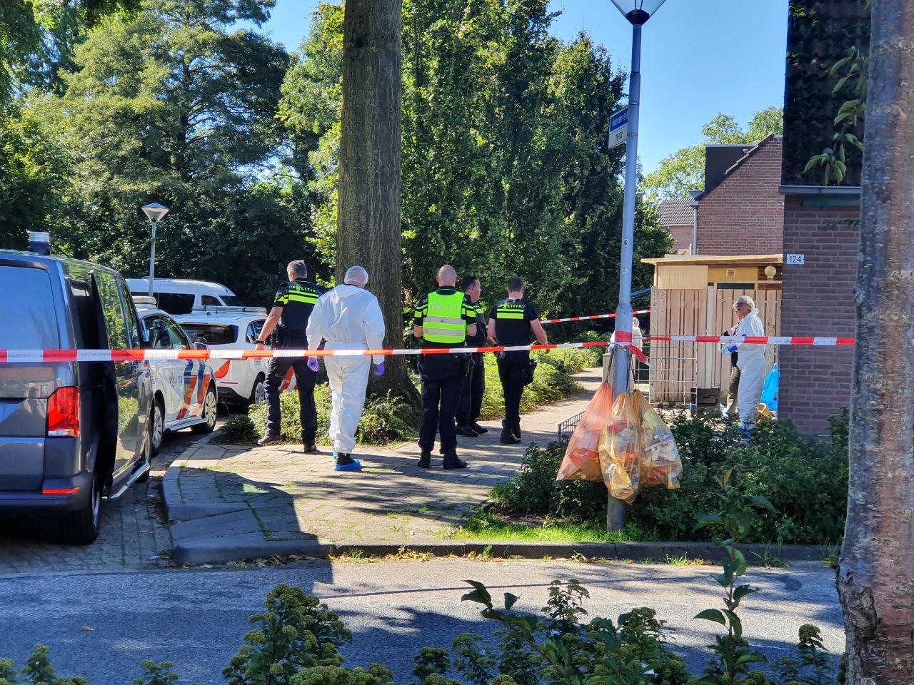 Dode gevonden in woning, politie doet onderzoek - 112 Nederland