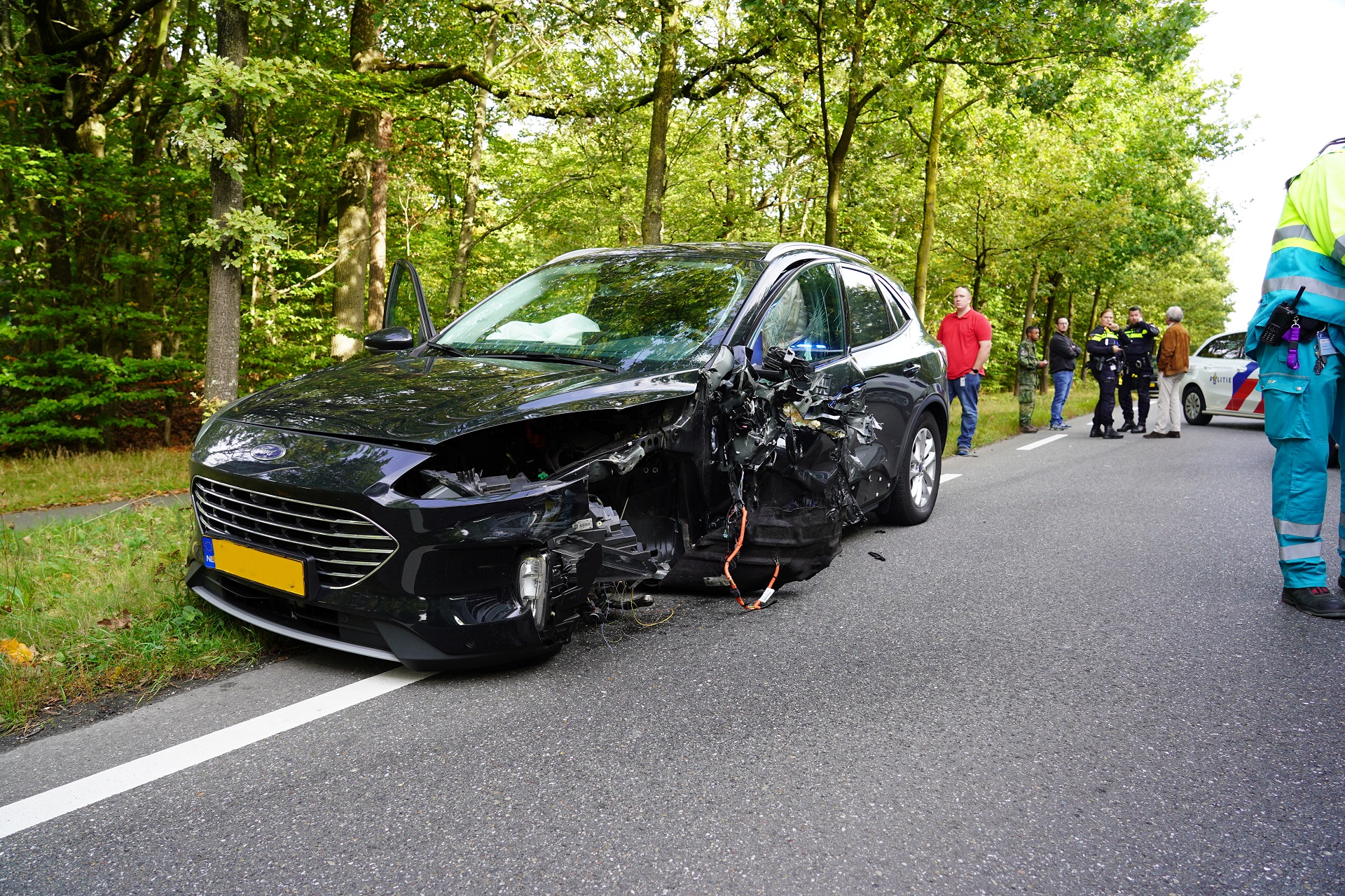 Gewonde na frontale aanrijding tussen twee auto’s - 112 Nederland
