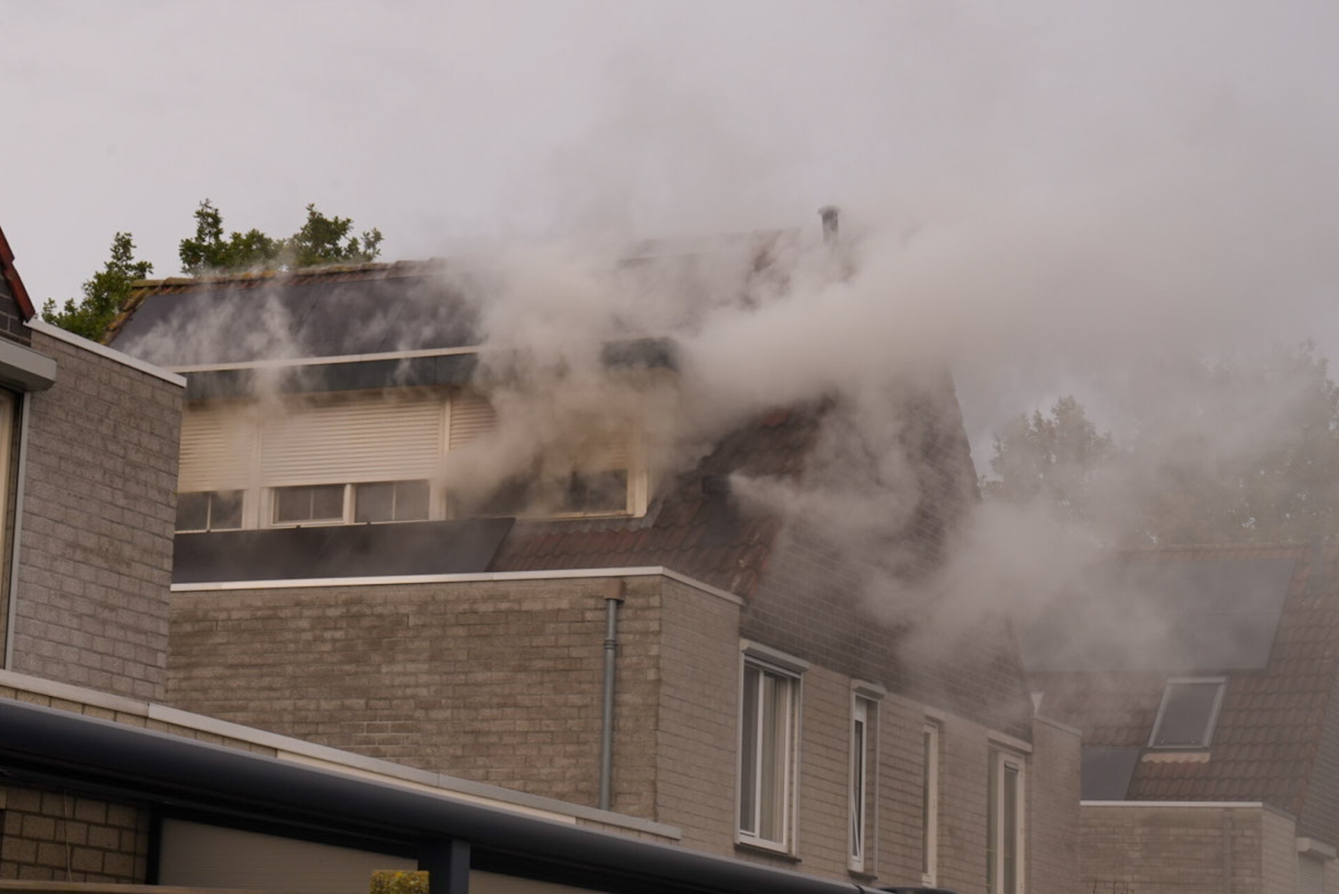 Veel rook ontwikkeling bij zolderbrand - 112Brabant