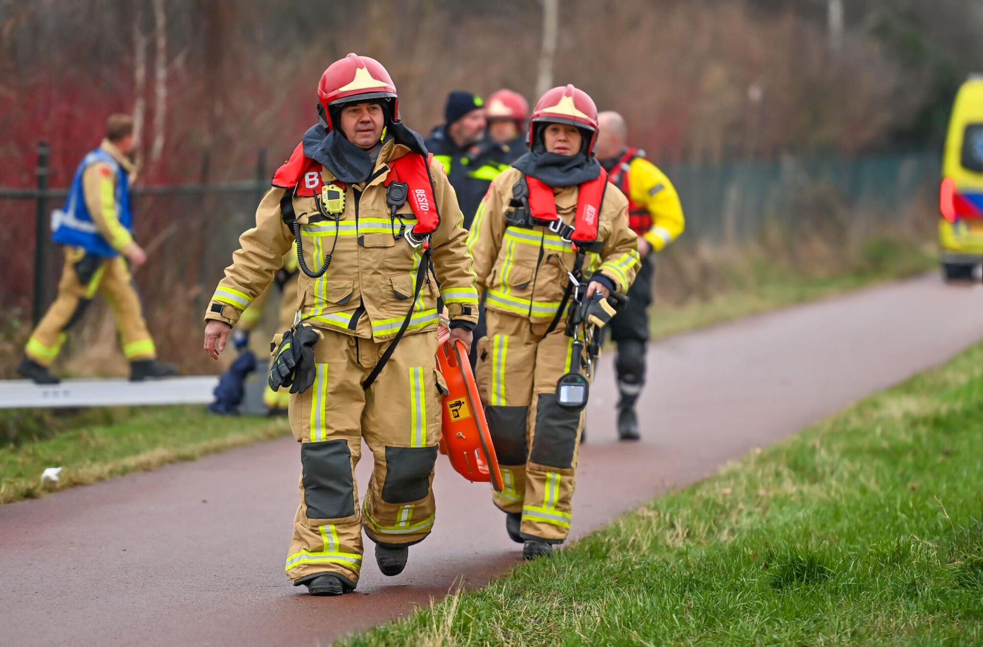 Hulpdiensten rukken groot uit voor vermiste jongen in water - 112Brabant