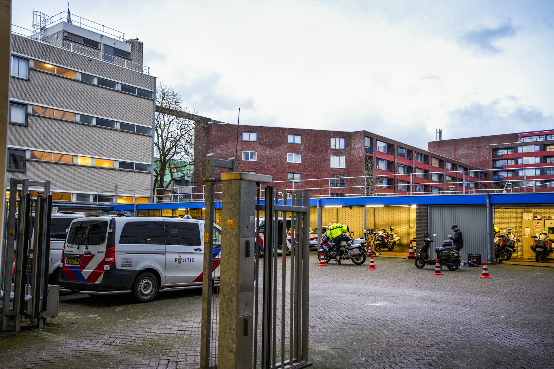 Vier auto’s en scooter in beslag genomen bij verkeerscontrole, 30.000 ...