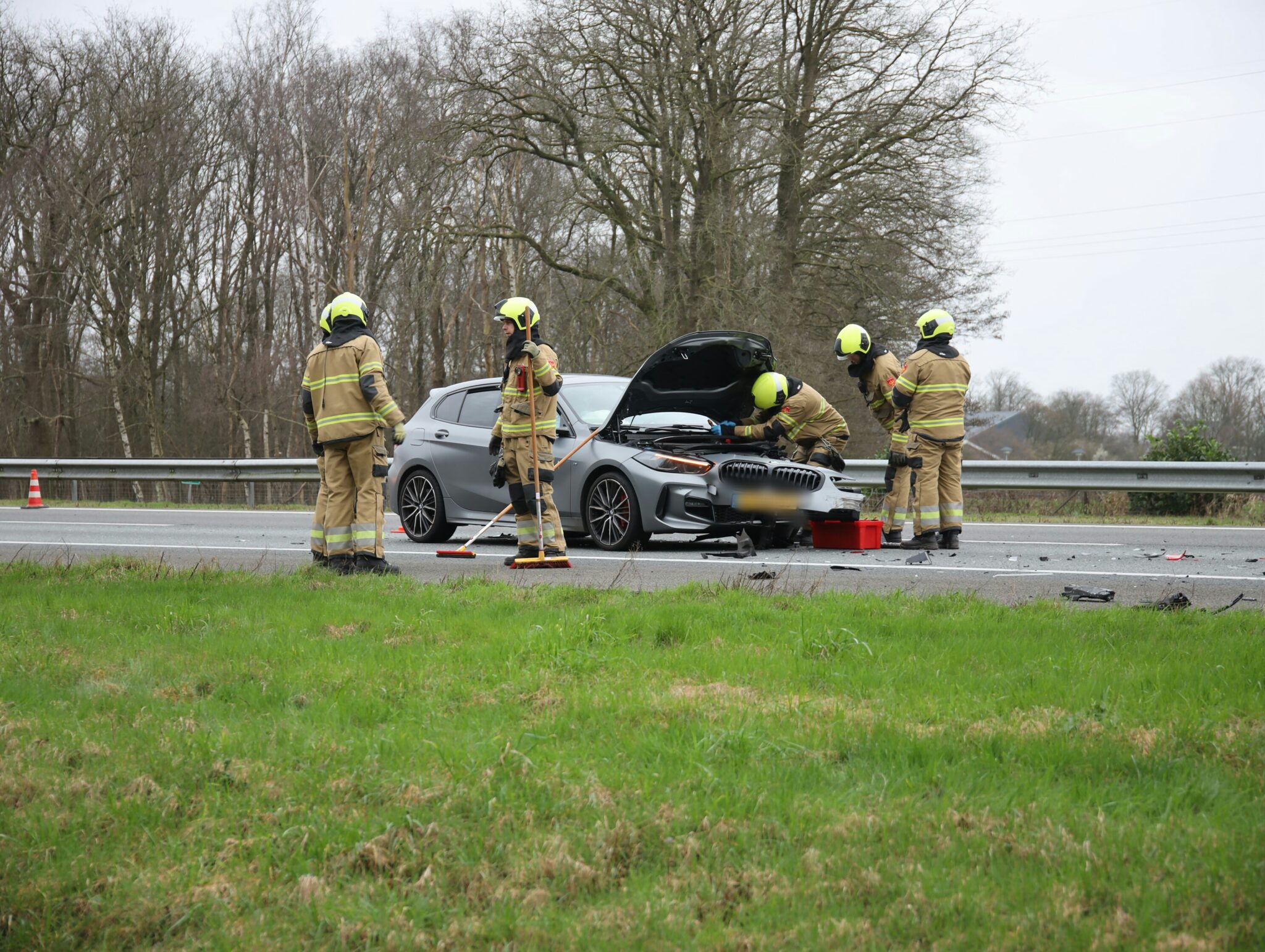 Verkeersbord veroorzaakt ongeluk met vijf auto’s: snelweg dicht - 112Brabant