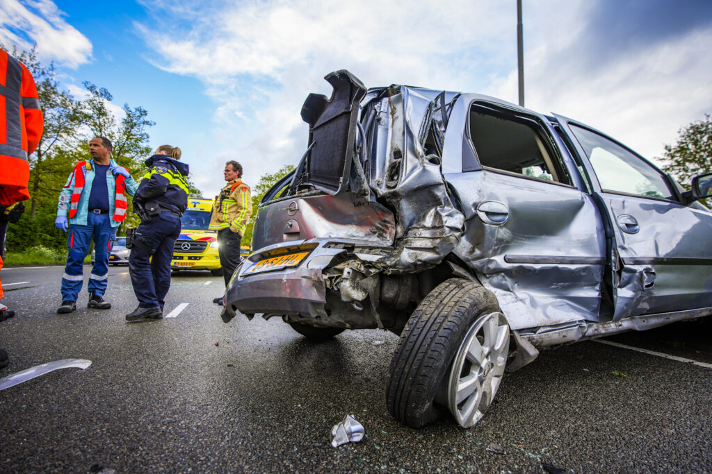Drie gewonden na botsing tussen vier auto’s - 112Brabant