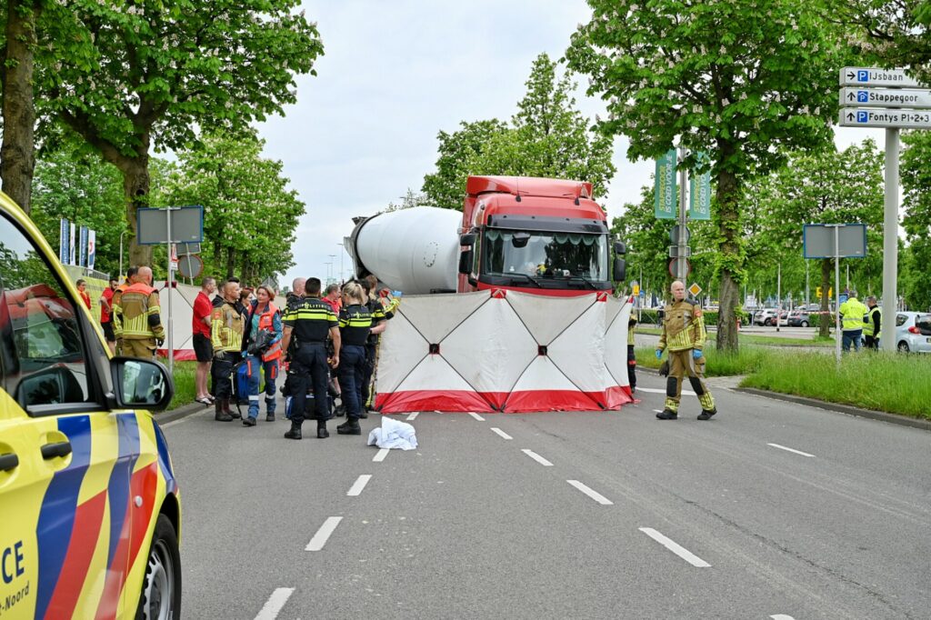 Fietsster (44) overleden na aanrijding met betonmixer - 112Brabant