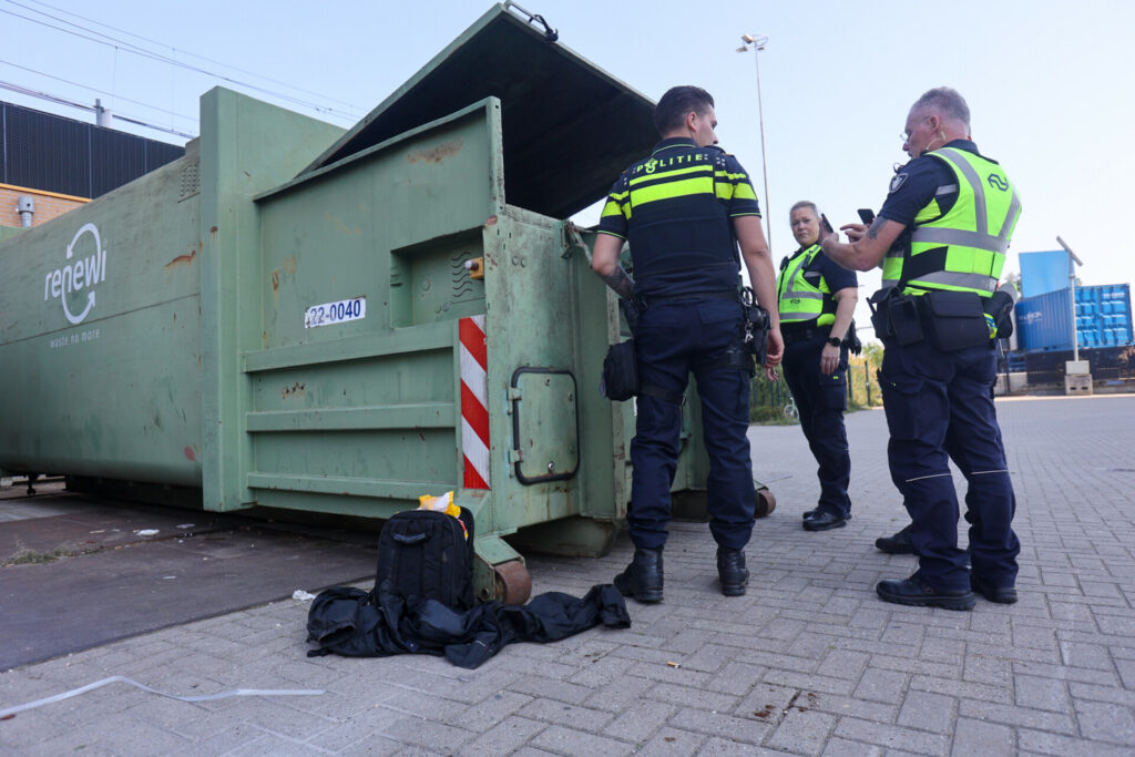 Hulpdiensten rukken weer uit voor man in container - 112Brabant