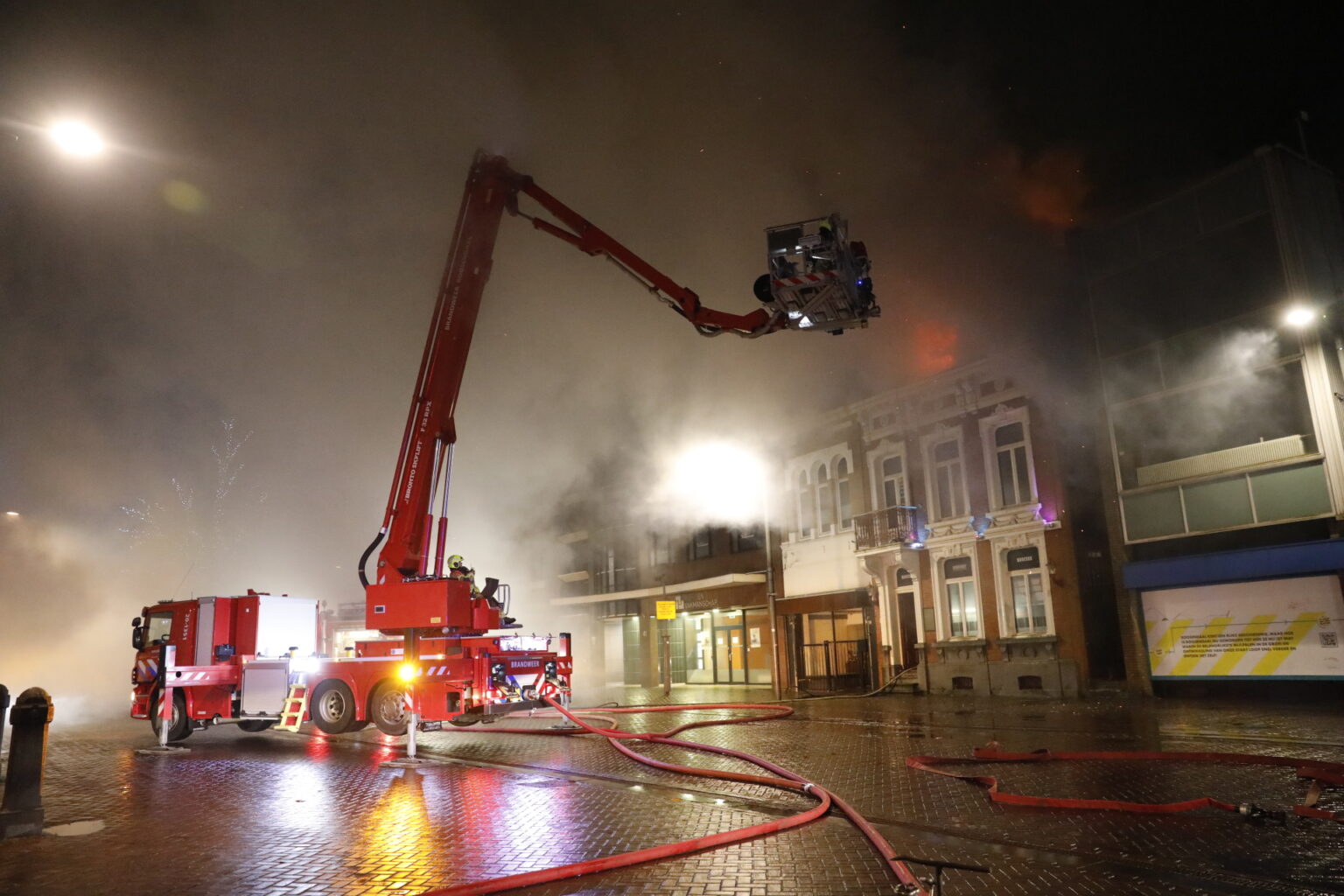 Grote uitslaande brand in centrum van Roosendaal - 112Brabant