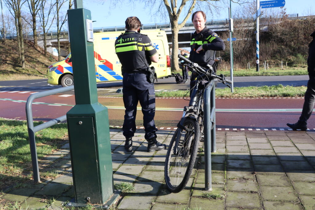 Fietser loopt ernstige hoofdwond op bij aanrijding - 112Brabant
