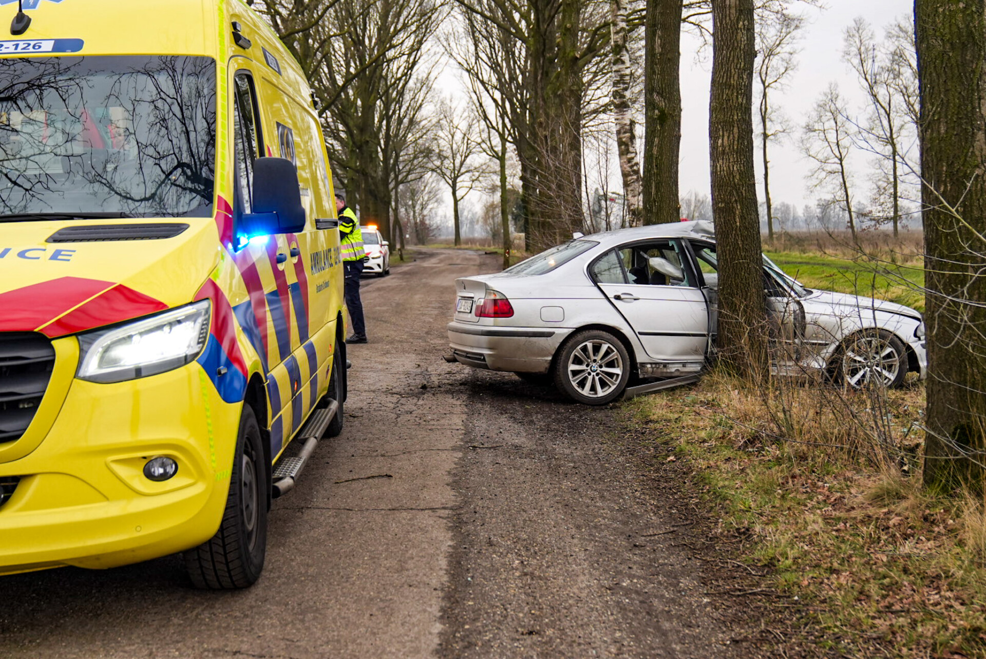 Jonge automobiliste gewond bij botsing tegen boom - 112Brabant