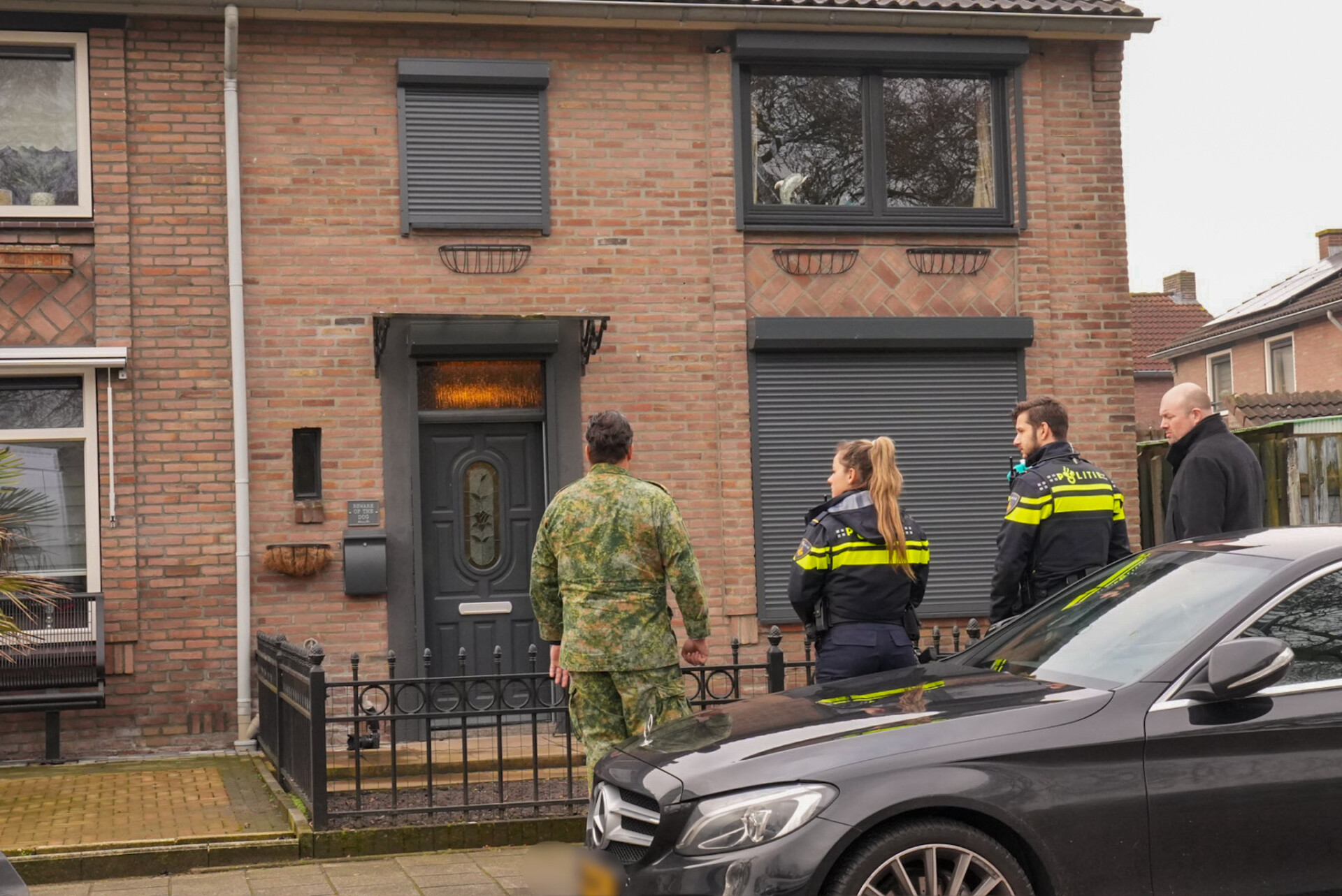 Mogelijk explosief ontdekt in woning tijdens politieonderzoek - 112 Nederland