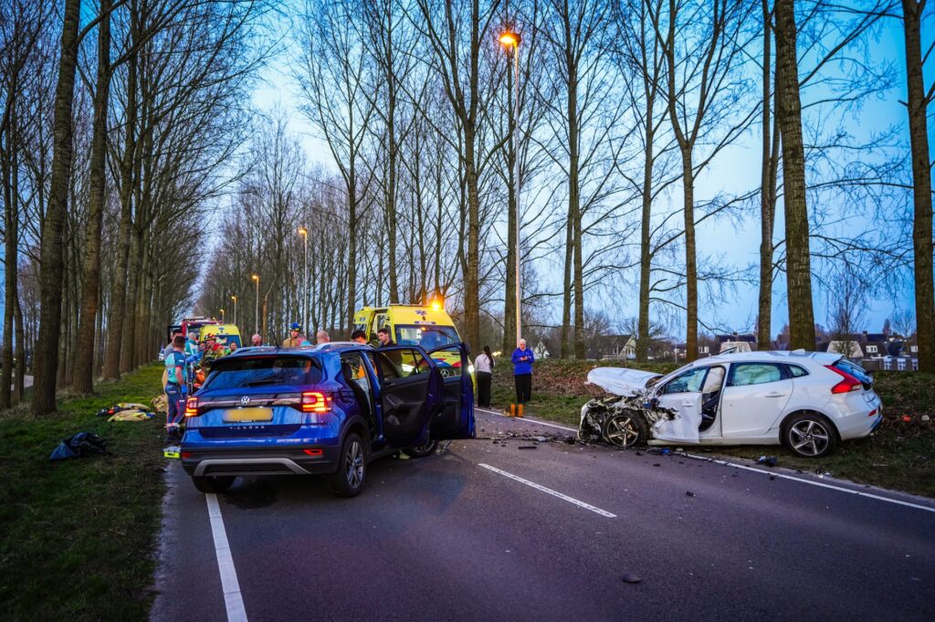 Persoon overleden door frontale botsing - 112Brabant