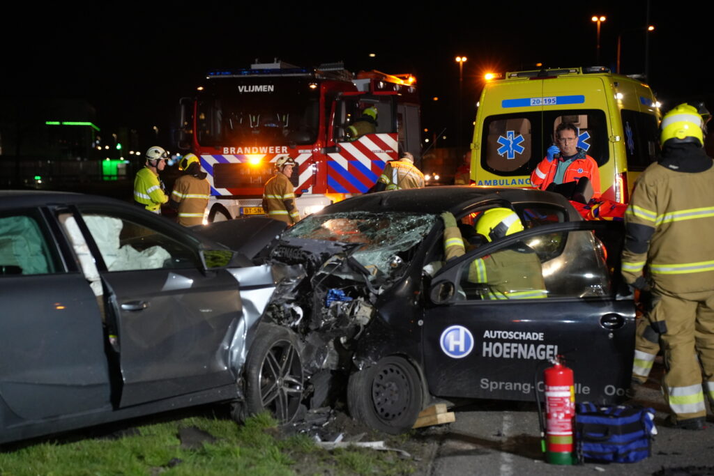 Dode en gewonden bij frontale aanrijding - 112Brabant