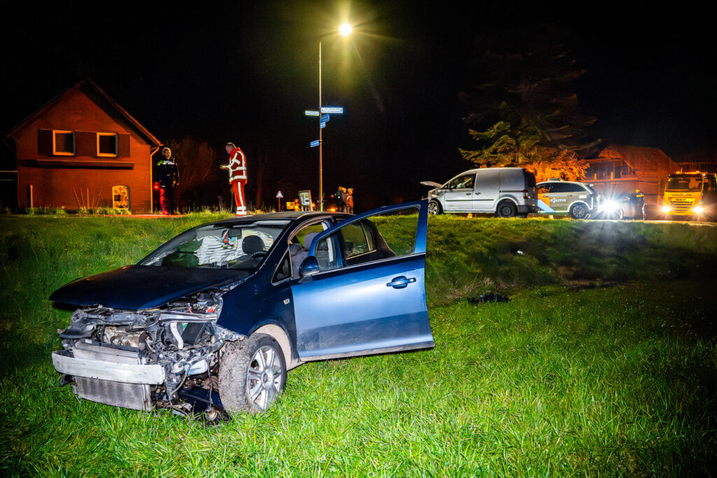 Frontale botsing op kruising - 112Brabant