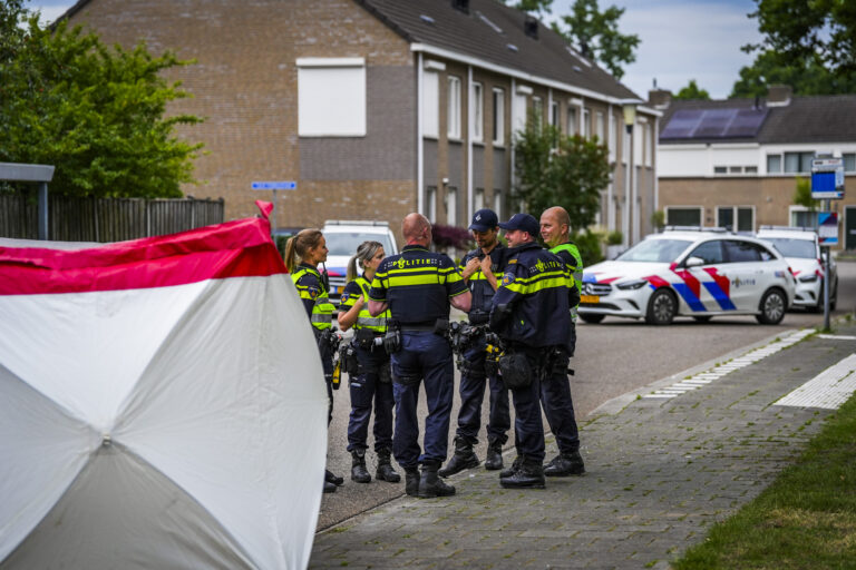 Overleden man op straat aangetroffen naast fiets - 112Brabant