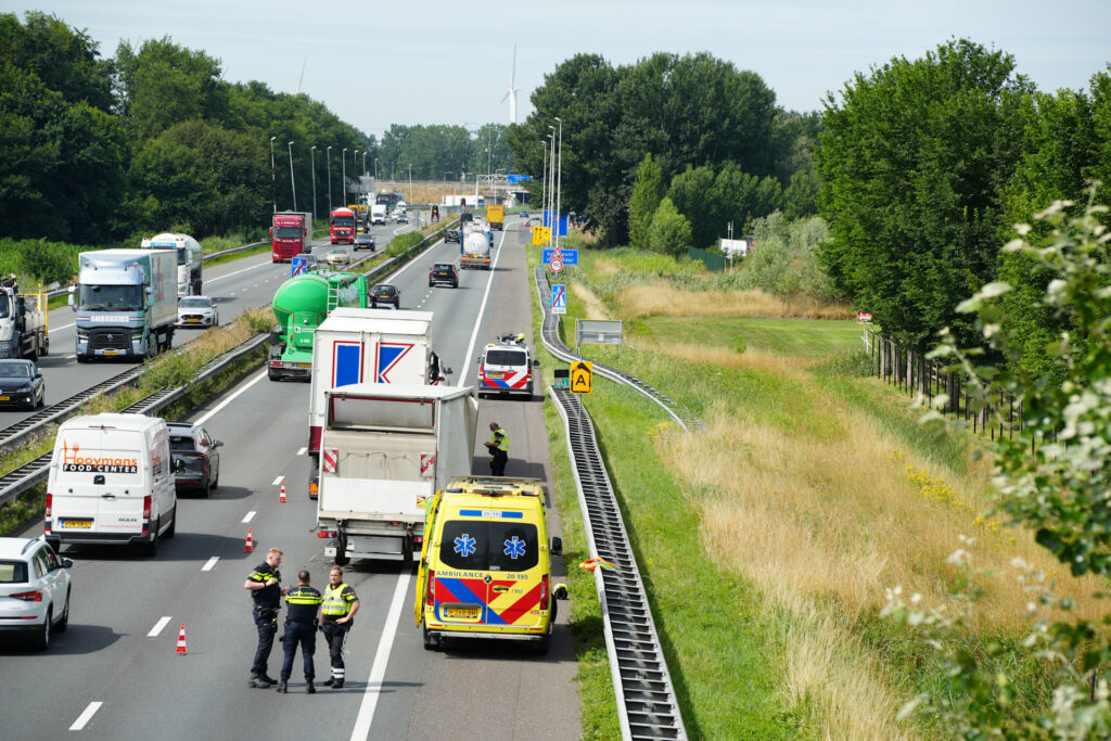 Chauffeur gewond na ongeval met vrachtwagen - 112Brabant
