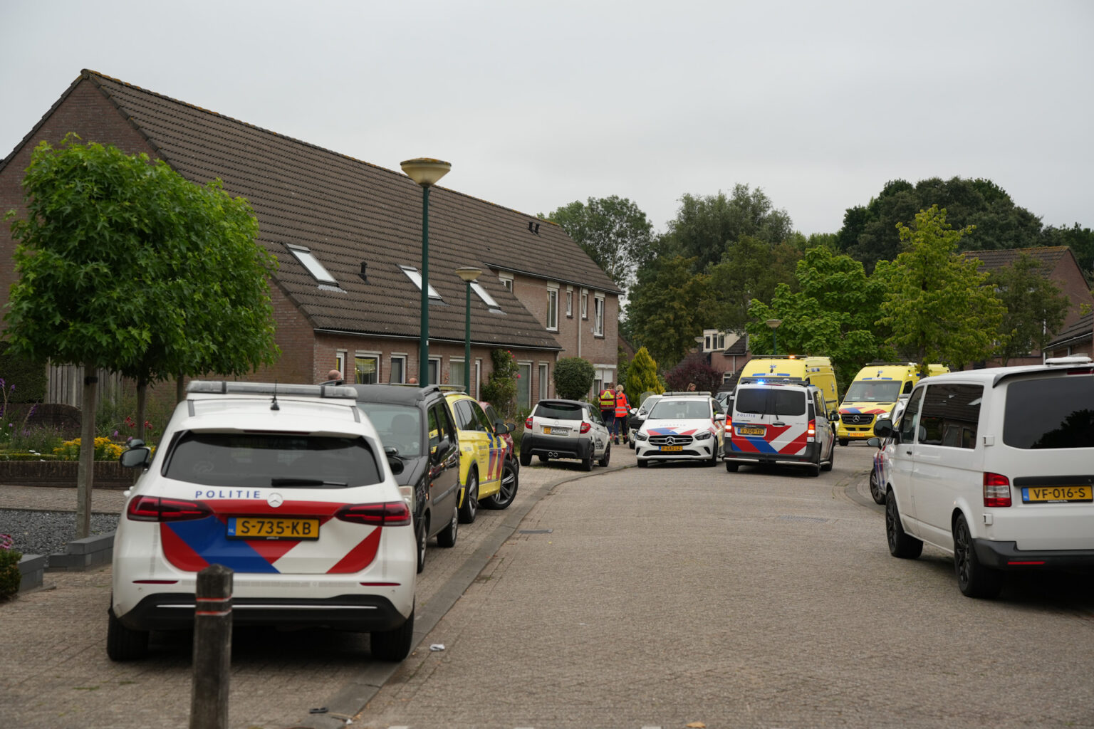 Overleden vrouw aangetroffen in zwembad, politie doet onderzoek - 112Brabant