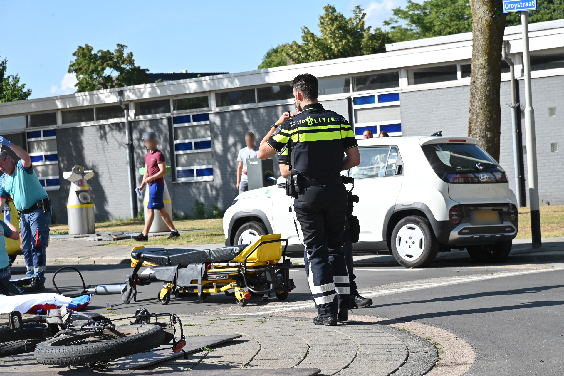 Bestuurder fatbike zwaargewond na botsing met auto - 112 Nederland