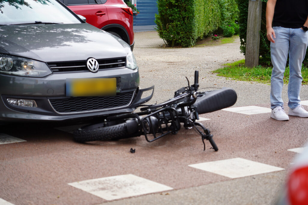 Fatbiker gewond na aanrijding met auto - 112Brabant