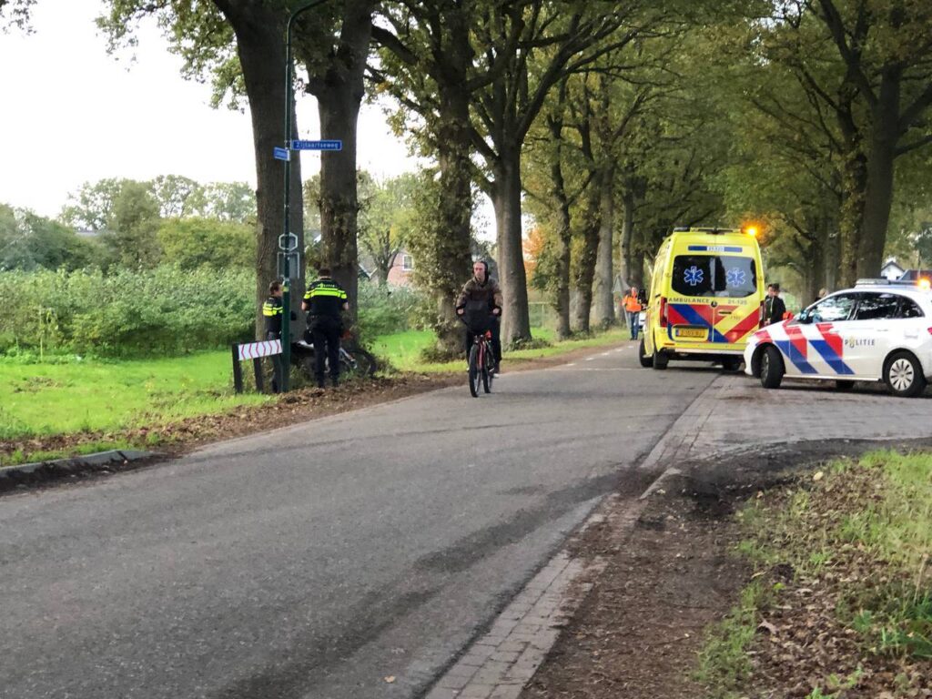 Motorrijder in ambulance na aanrijding met auto op kruising - 112Brabant