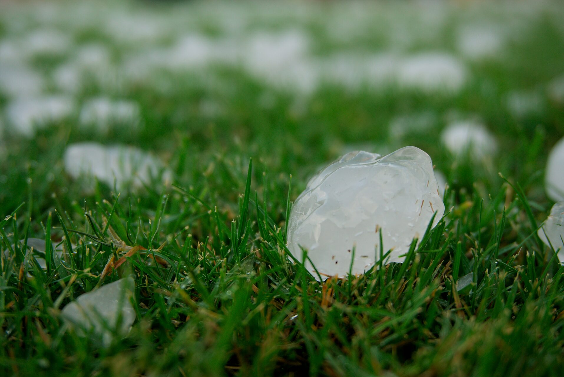 Code geel Nederland: onweer, hagel en windstoten verwacht